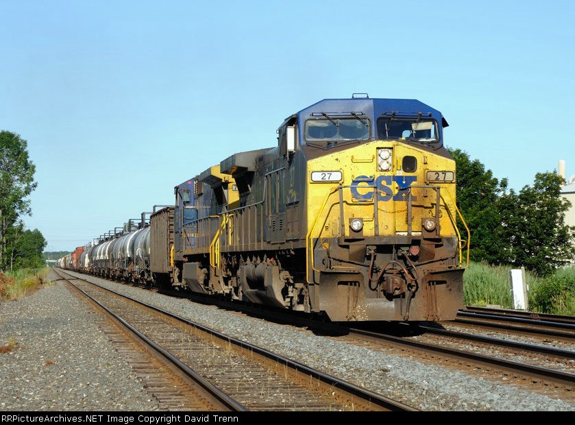 CSX #27 leads Eastbound CSX Q378 at MP 125 on track number two